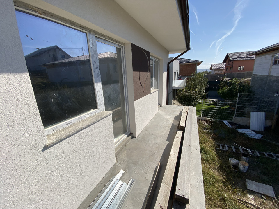 Vila Individuala pe 3 nivele in Campenesti , deosebita - waxus